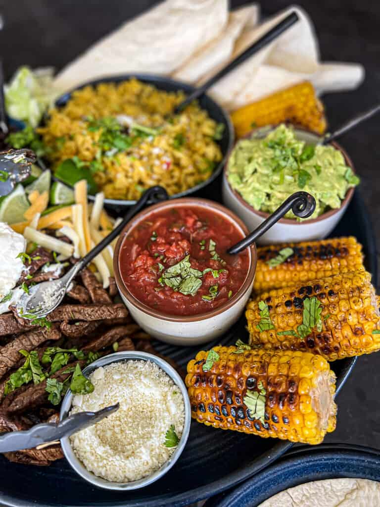 Griddled Corn On The Cob (Traeger Flatrock Demo) - Sip Bite Go