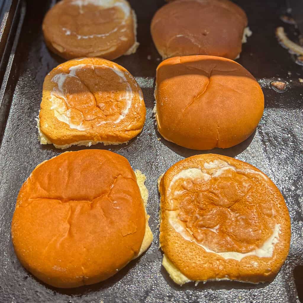 How To Toast Buns On Griddle Grills (Traeger Demo) - Sip Bite Go