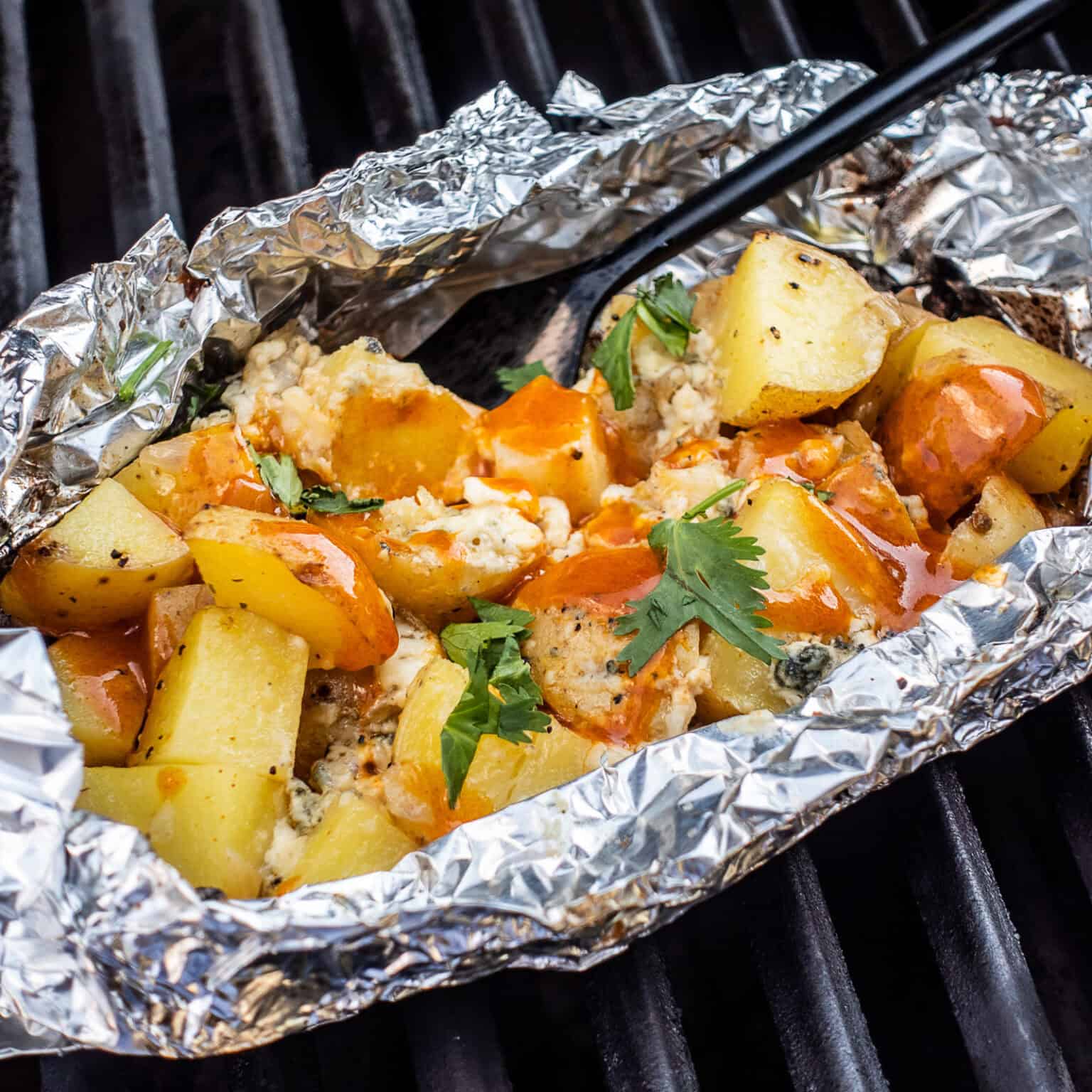Grilled Potato Foil Packets with Buffalo Sauce - Sip Bite Go